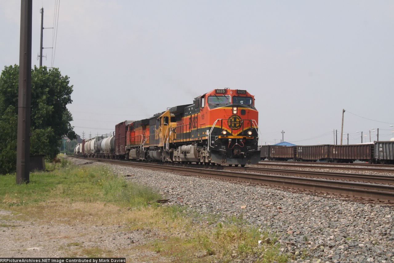 BNSF 1025
